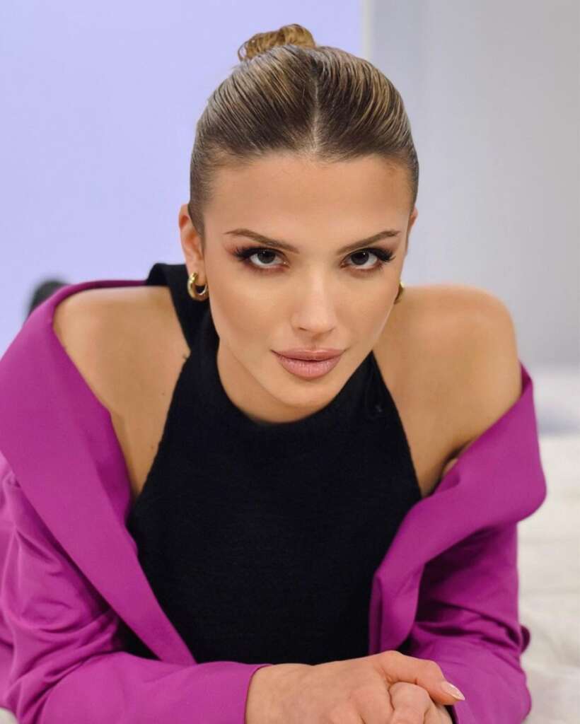 Ξεκίνησε το καλοκαίρι για την Κατερίνα Λιόλιου: Βουτιές στην θάλασσα με ...